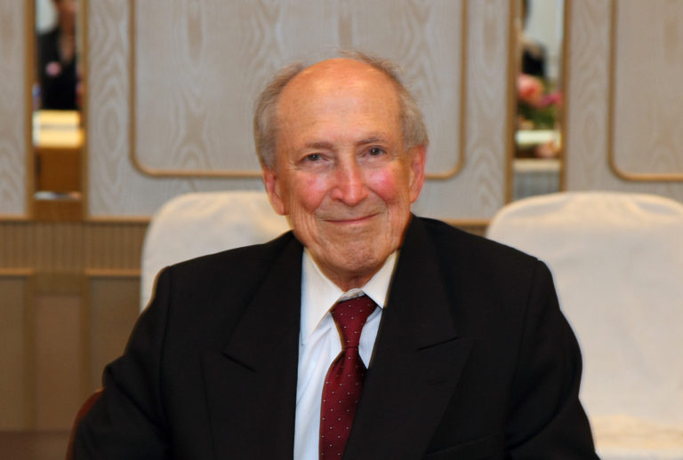 In Memory of Dr. Dennard, who Has Contributed to the Tremendous ...